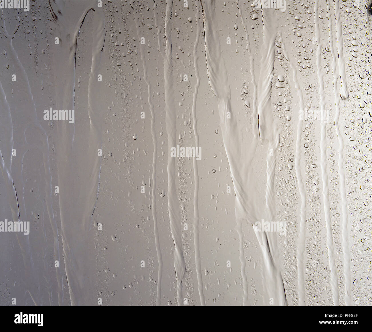 Water dripping down glass hi-res stock photography and images - Alamy