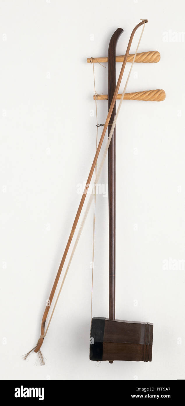 Erhu, front view Stock Photo - Alamy