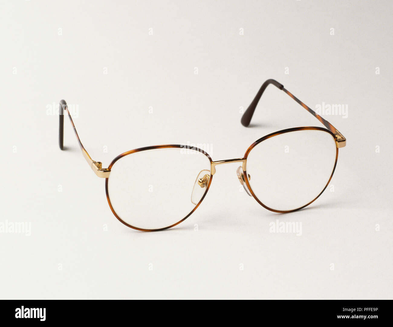 Thin frames hi-res stock photography and images - Alamy