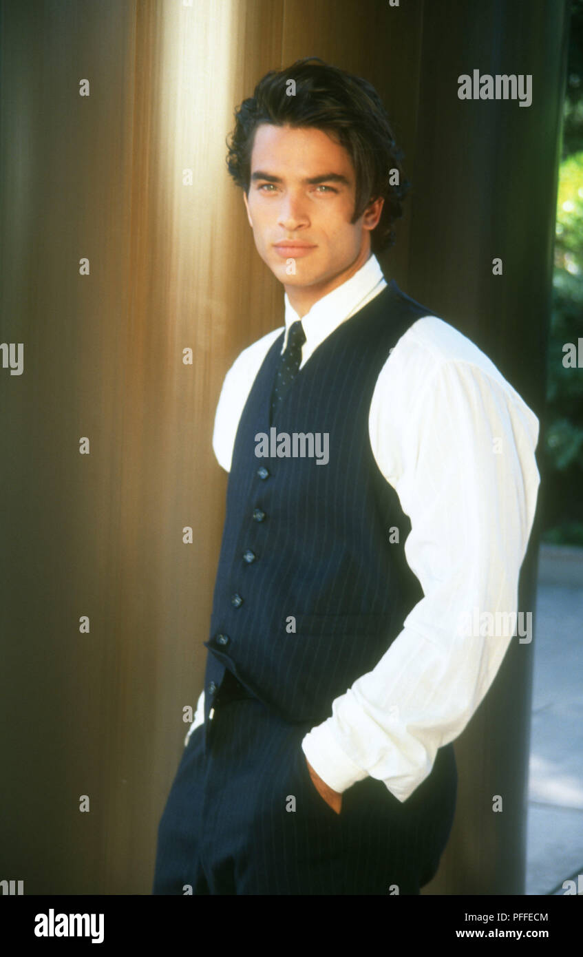 MOJAVE DESERT, CA - JULY 18: (EXCLUSIVE) Actor Johnathon Schaech poses ...