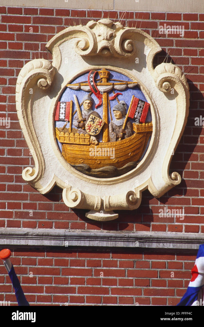 Coat of arms amsterdam hi-res stock photography and images - Alamy