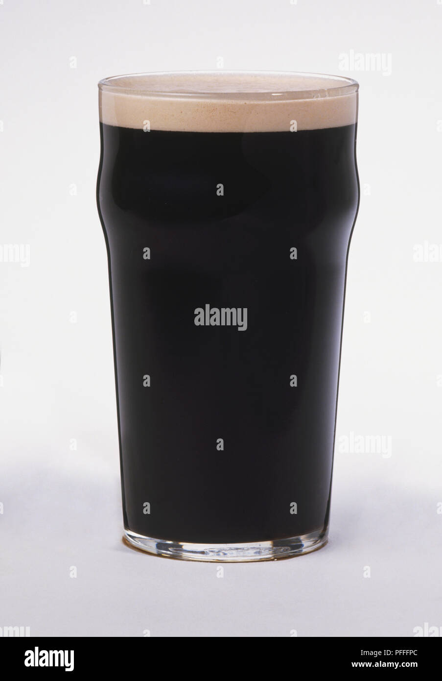 Pub ales stout hi-res stock photography and images - Alamy