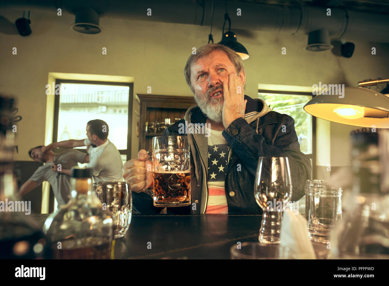 Pub fight hi-res stock photography and images - Alamy