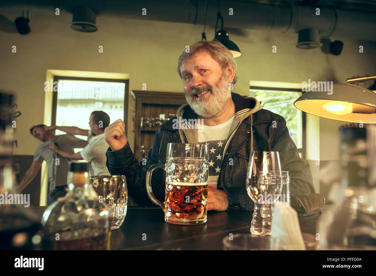 Alcohol fight hi-res stock photography and images - Alamy