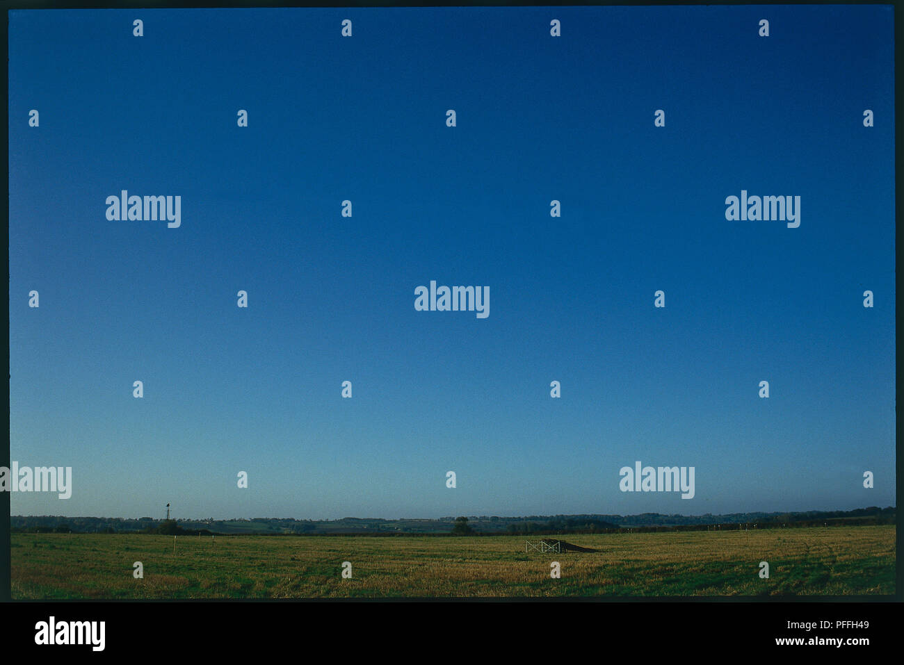 23). Clear blue sky over the English countryside Stock Photo - Alamy