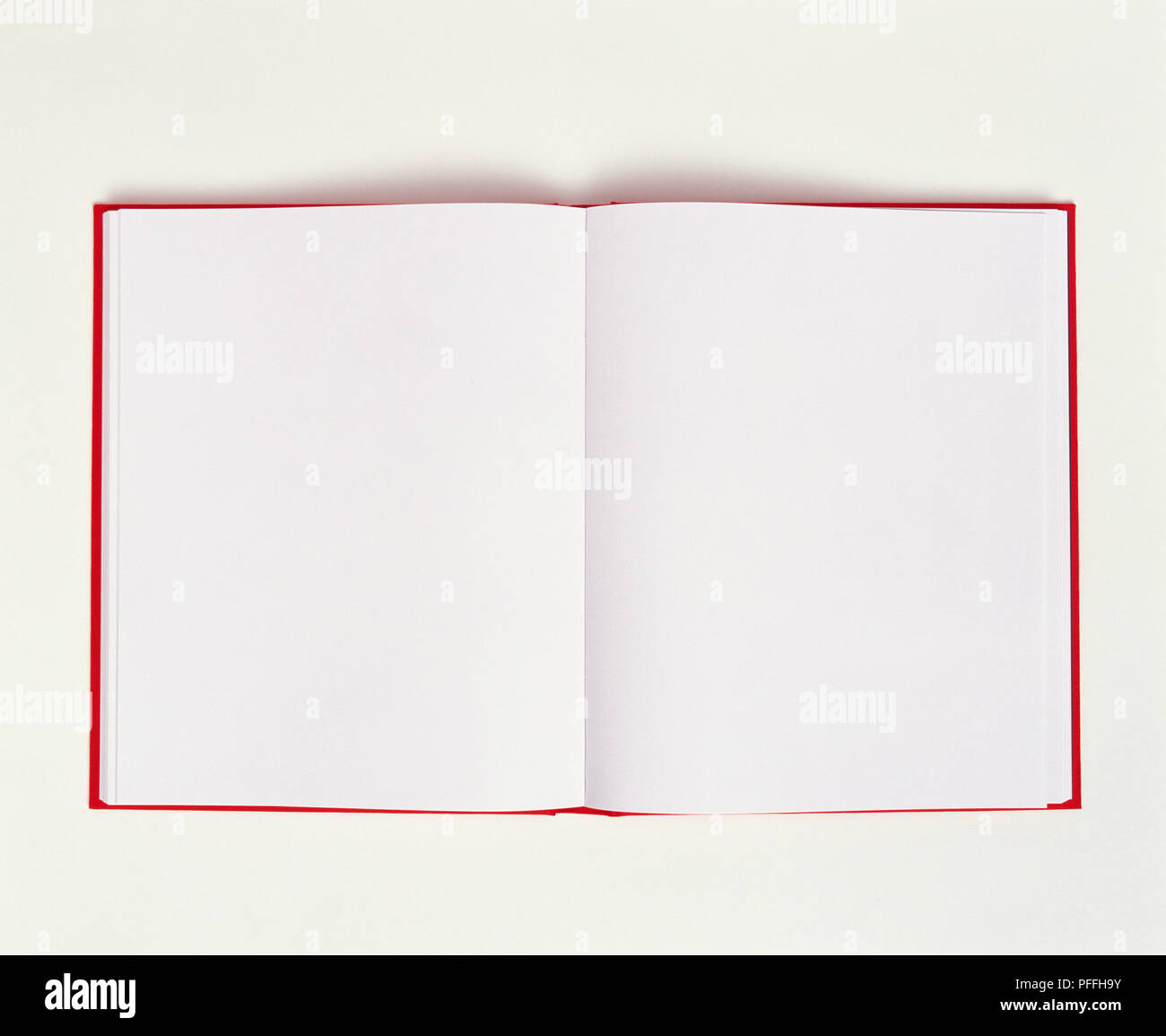 Open notepad with blank pages Stock Photo - Alamy