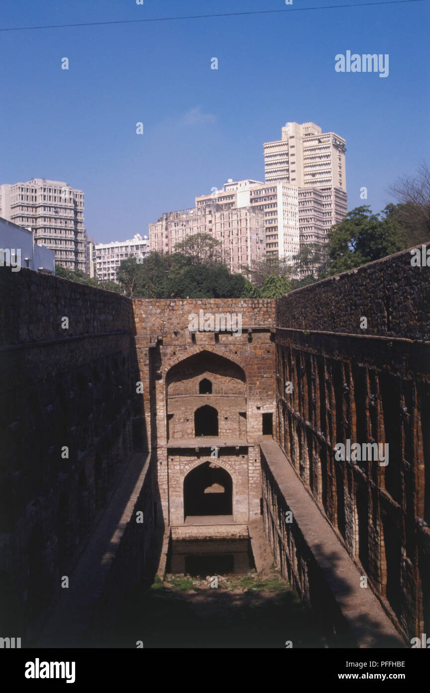Stepwell delhi hi-res stock photography and images - Alamy