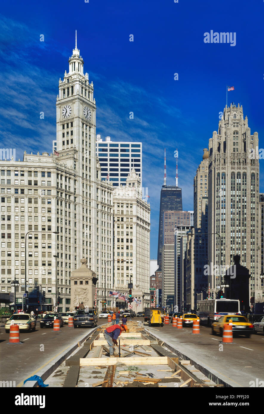 8 lane road hi-res stock photography and images - Alamy