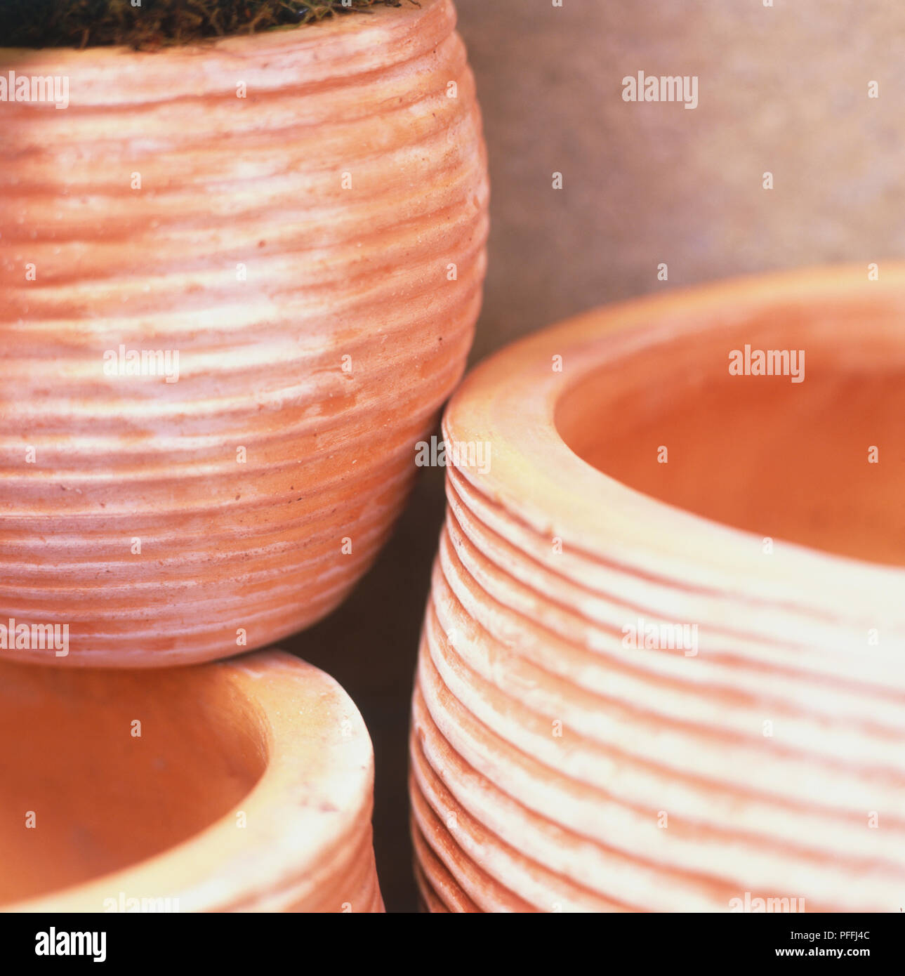 Close up image of terracotta hi-res stock photography and images - Alamy