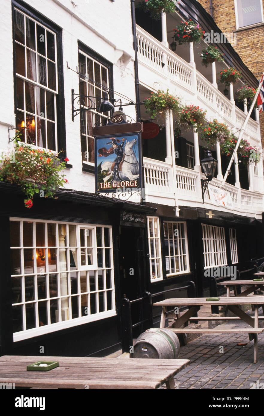 England, London, Southwark, Facade of The George Inn, side view Stock ...