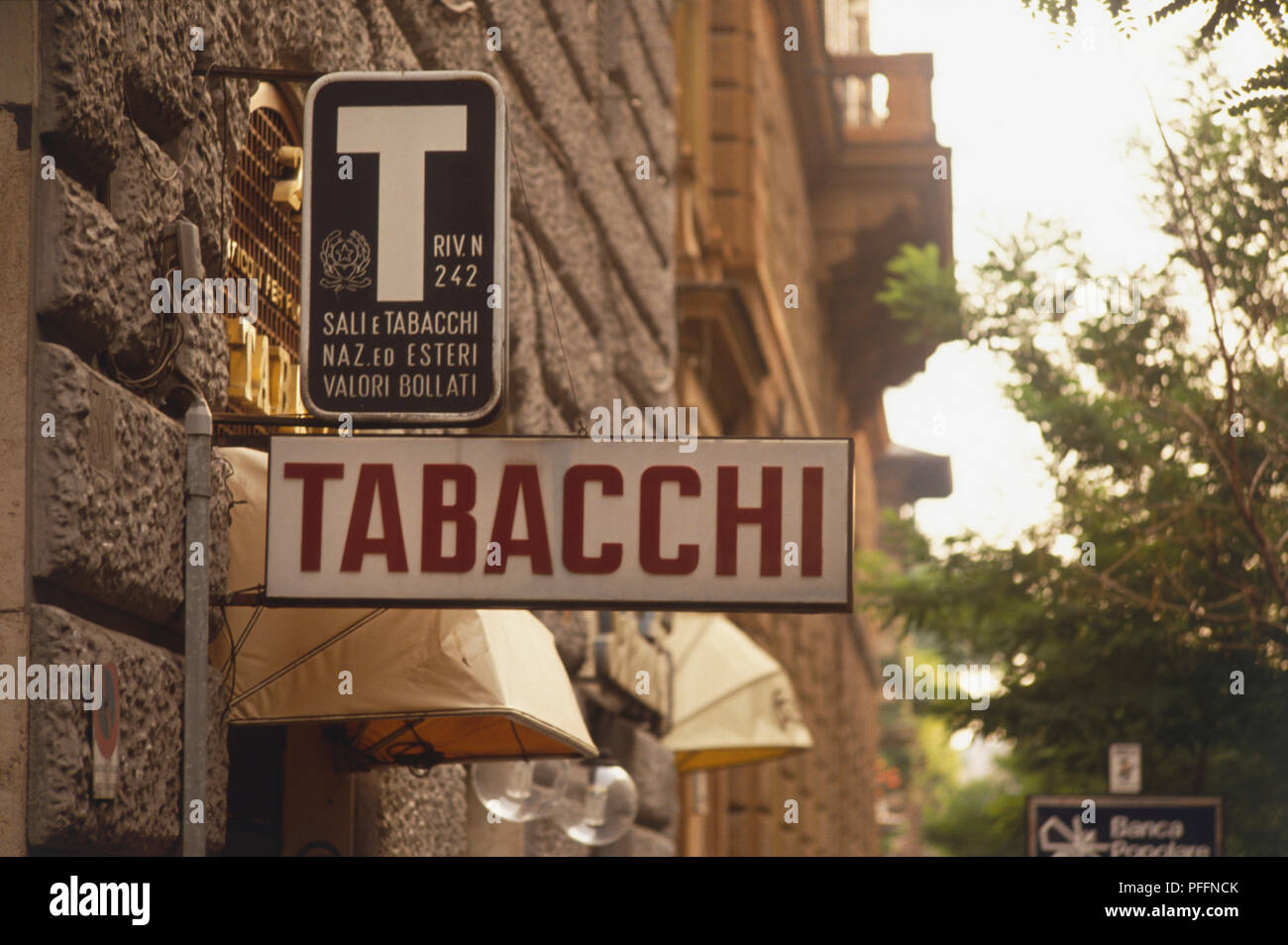 Tobacconist shops hi-res stock photography and images - Alamy