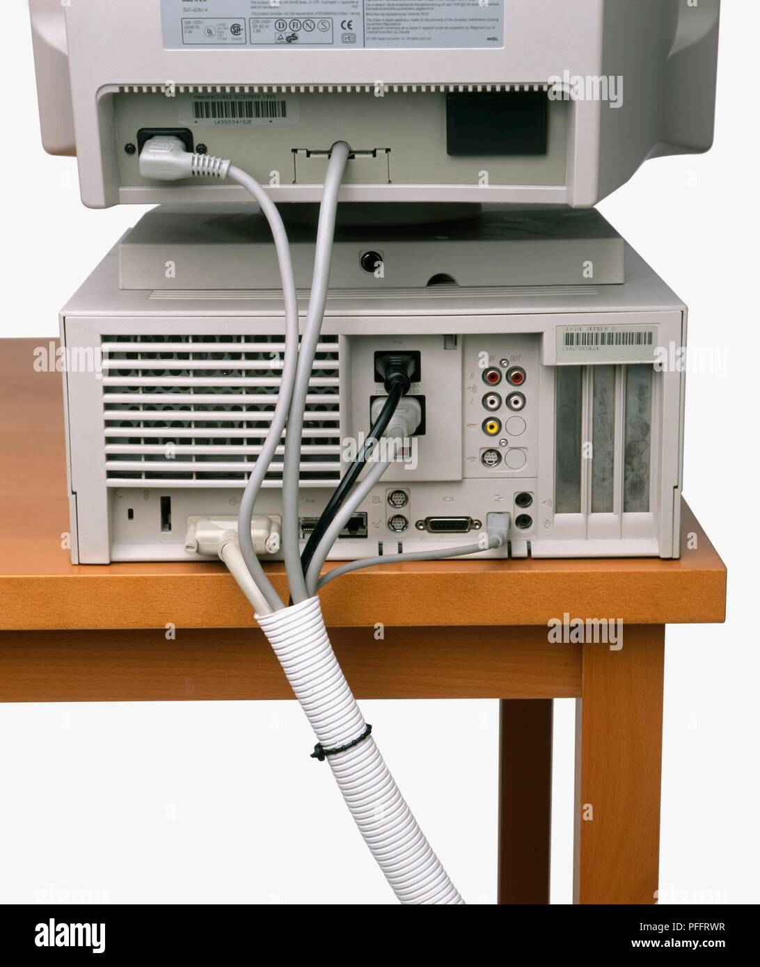 Tidy office desk and cables hi-res stock photography and images - Alamy