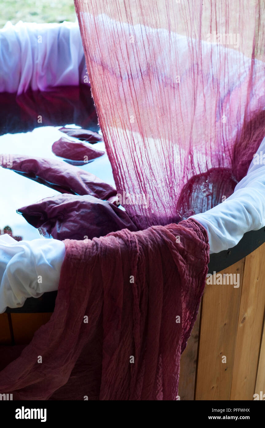Cloth dyeing medieval hi-res stock photography and images - Alamy