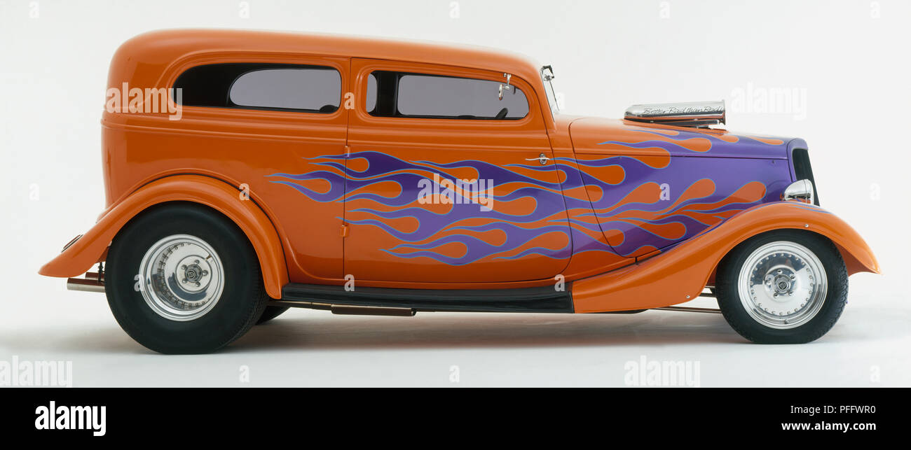 Model of Ford Sedan 1934 hot rod, side view Stock Photo - Alamy