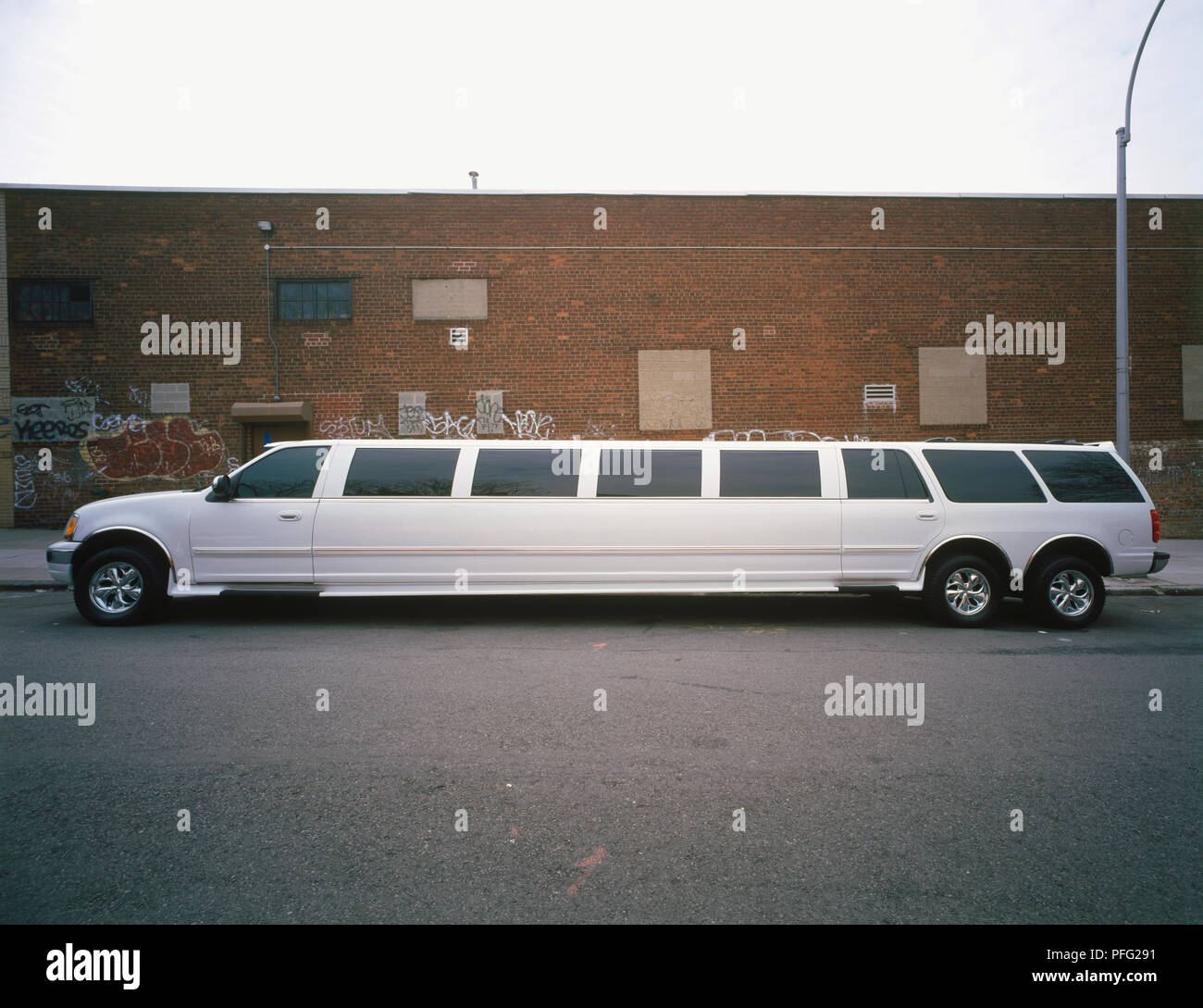 A stretched Limousine with 6 wheels Stock Photo - Alamy