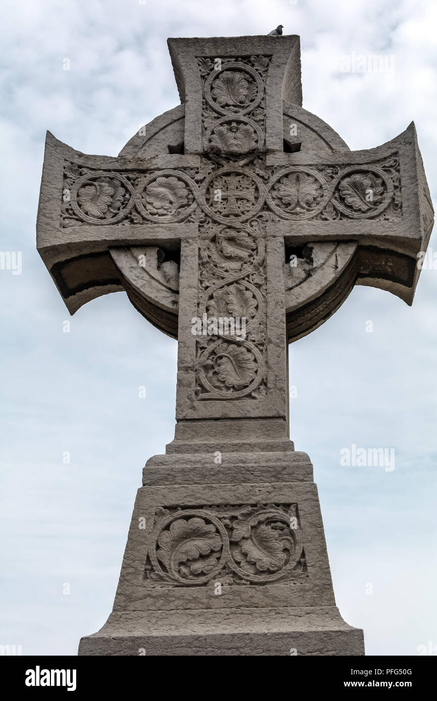 Ancient celtic cemetery hi-res stock photography and images - Alamy