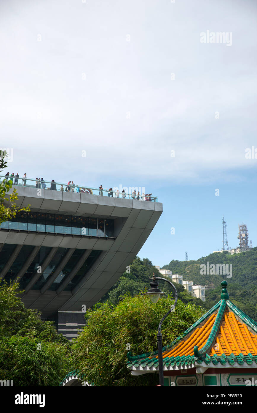 Victoria Peak viewing platform, Hong Kong Stock Photo - Alamy