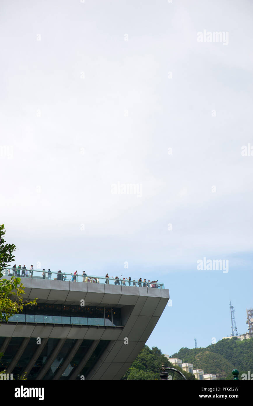 Victoria Peak viewing platform, Hong Kong Stock Photo - Alamy