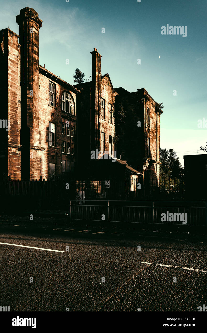Sir John Maxwell Primary School from Christian Street at Sunset ...