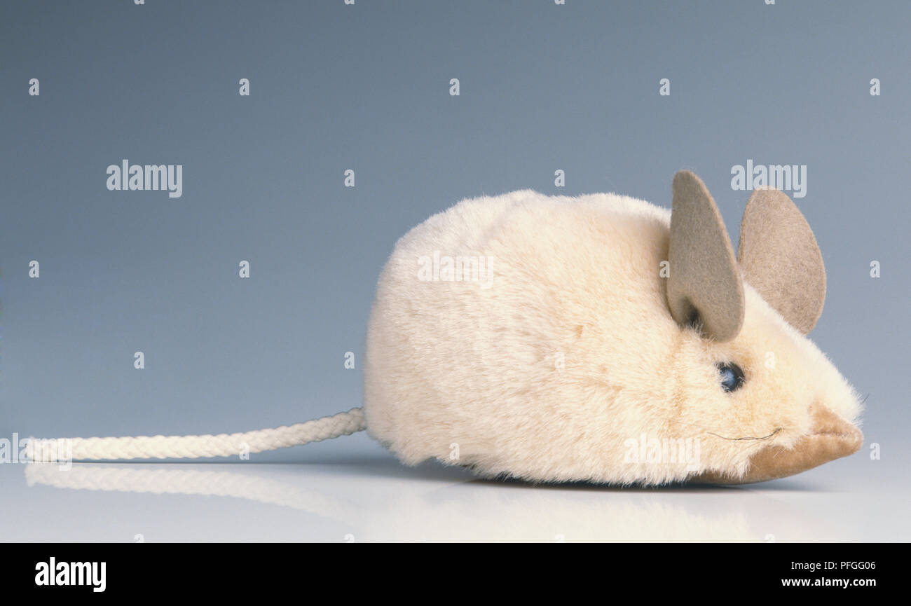 White toy mouse, side view, close up Stock Photo - Alamy