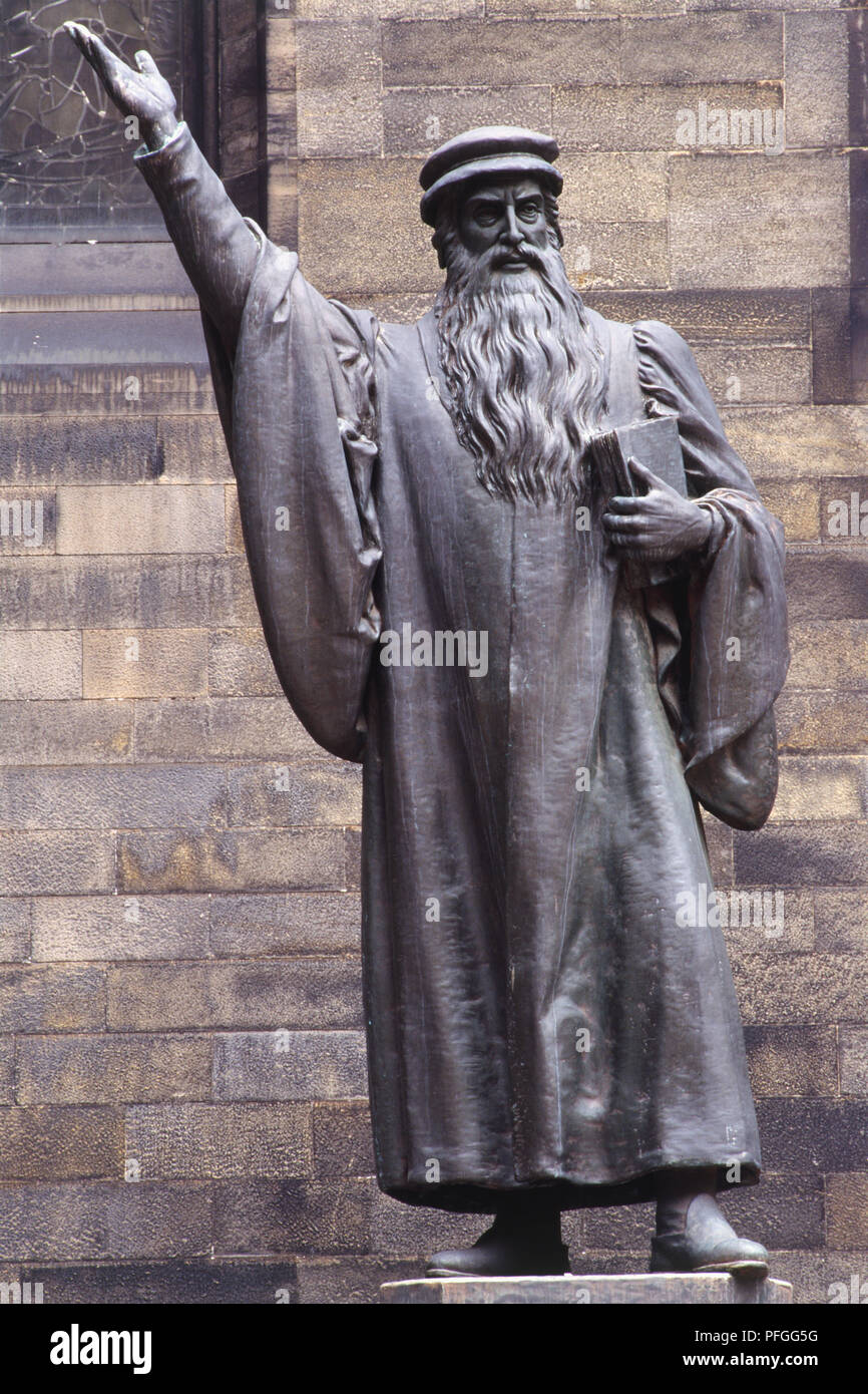 Statue of john knox edinburgh hi-res stock photography and images - Alamy