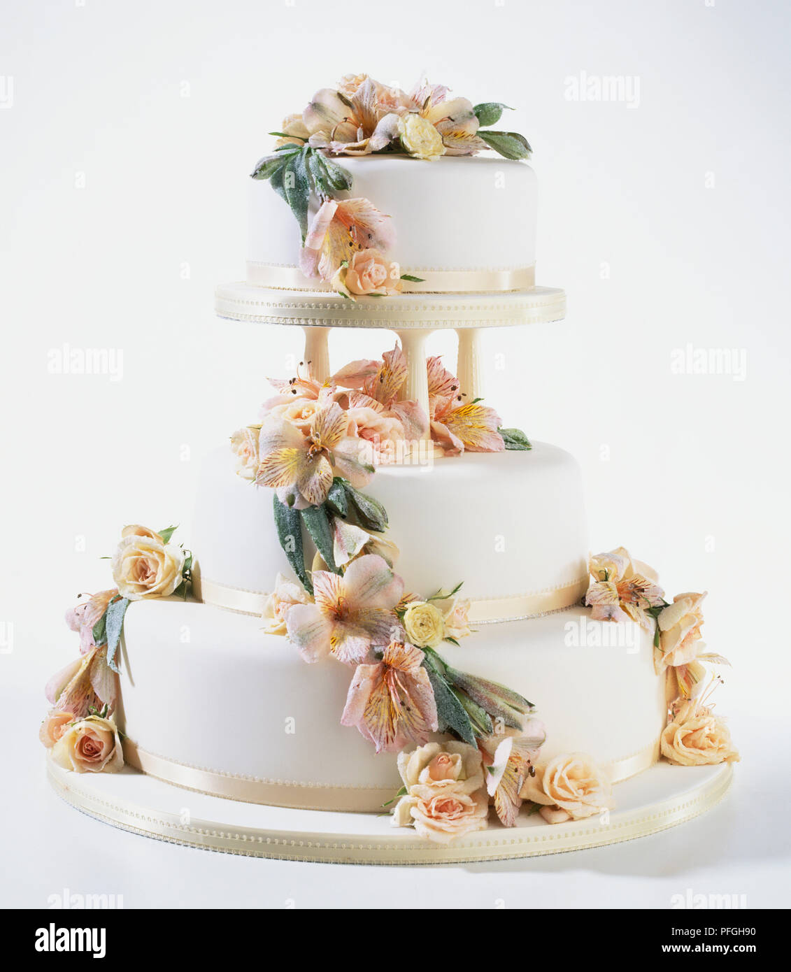 Traditional Wedding Cake Stock Photo - Alamy