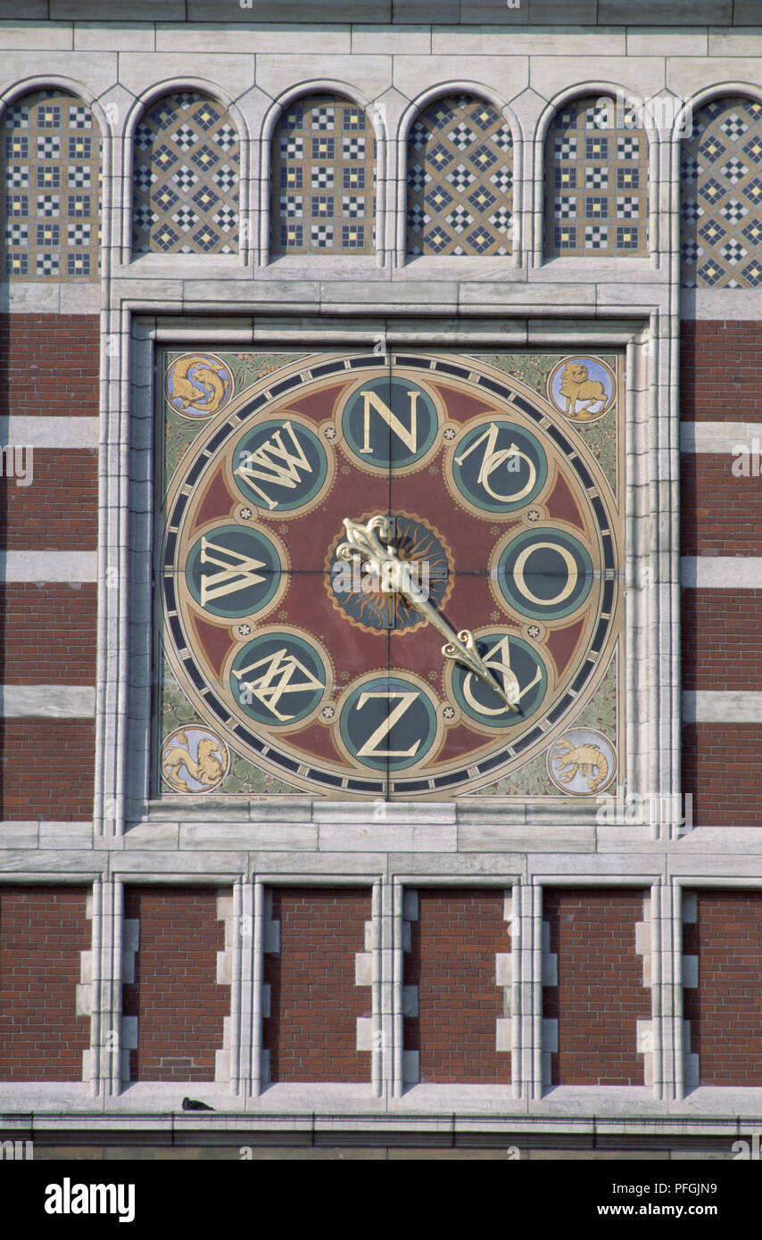 Holland, Amsterdam, Centraal Station Clock Stock Photo - Alamy
