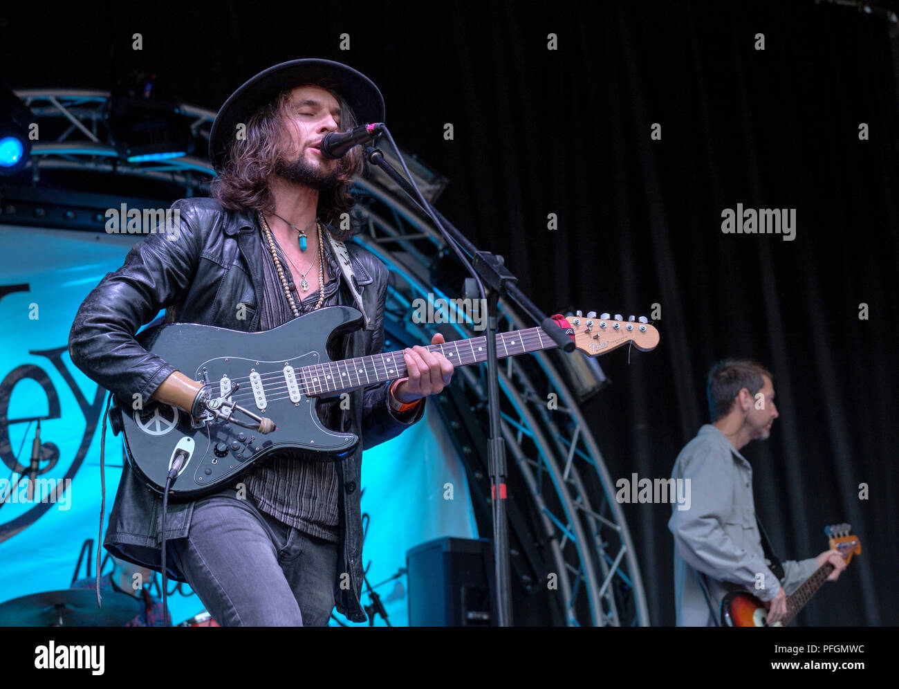 Xander peace pirates hi-res stock photography and images - Alamy