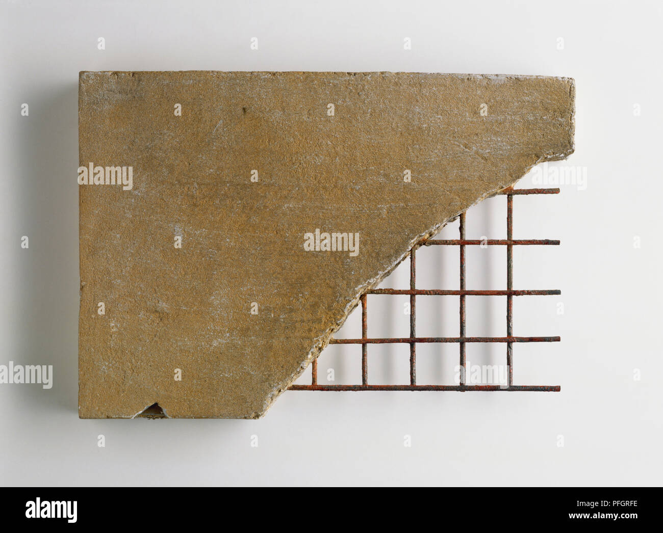 Concrete compression hi-res stock photography and images - Alamy