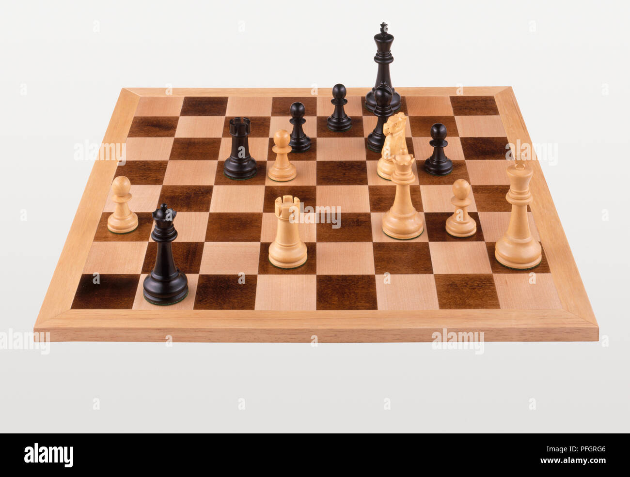 Chess endgame board hi-res stock photography and images - Alamy