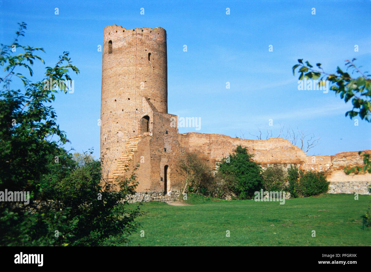 Poland czersk castle ruins hi-res stock photography and images - Alamy