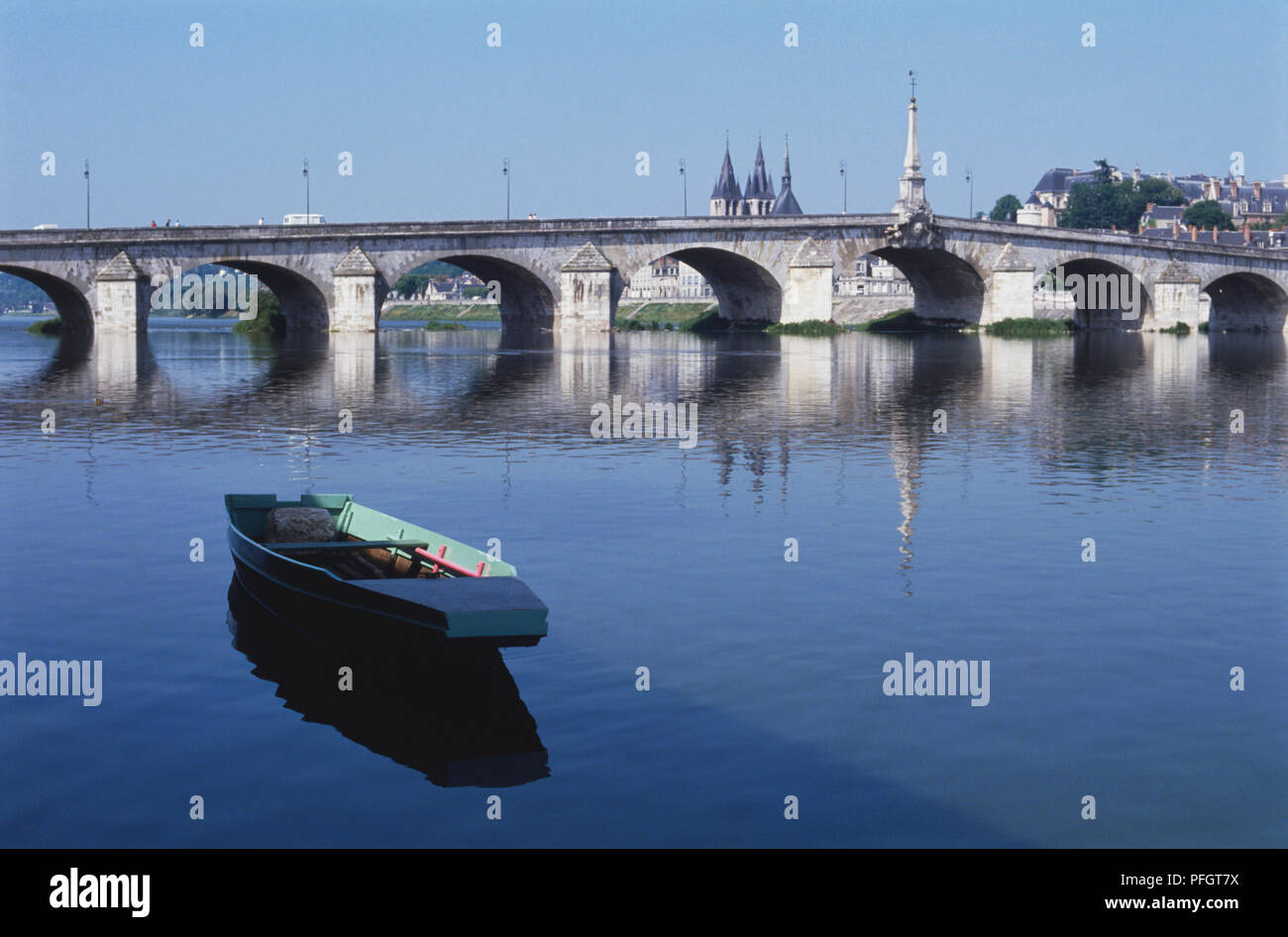Loire valley bridge hi-res stock photography and images - Alamy