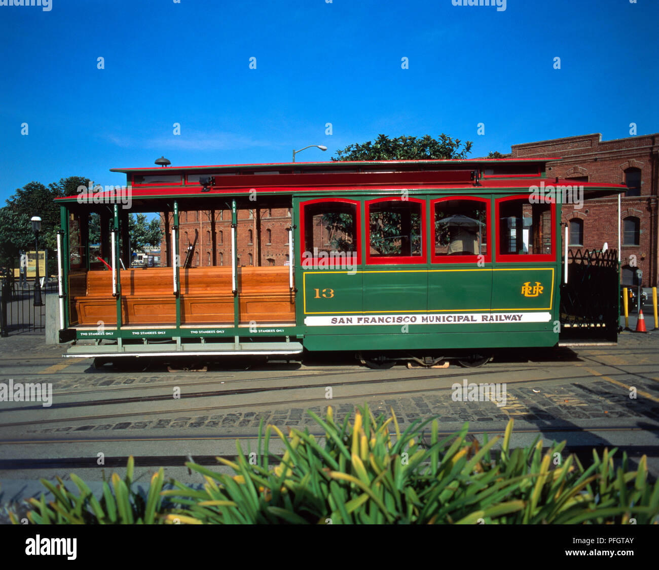 USA, California, San Francisco, cable car Stock Photo - Alamy