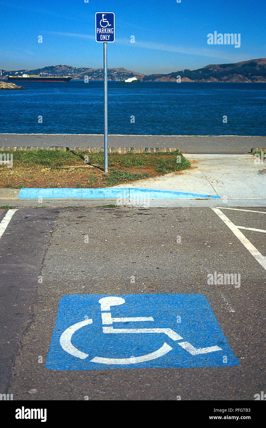 USA, California, parking bay for the disabled Stock Photo - Alamy