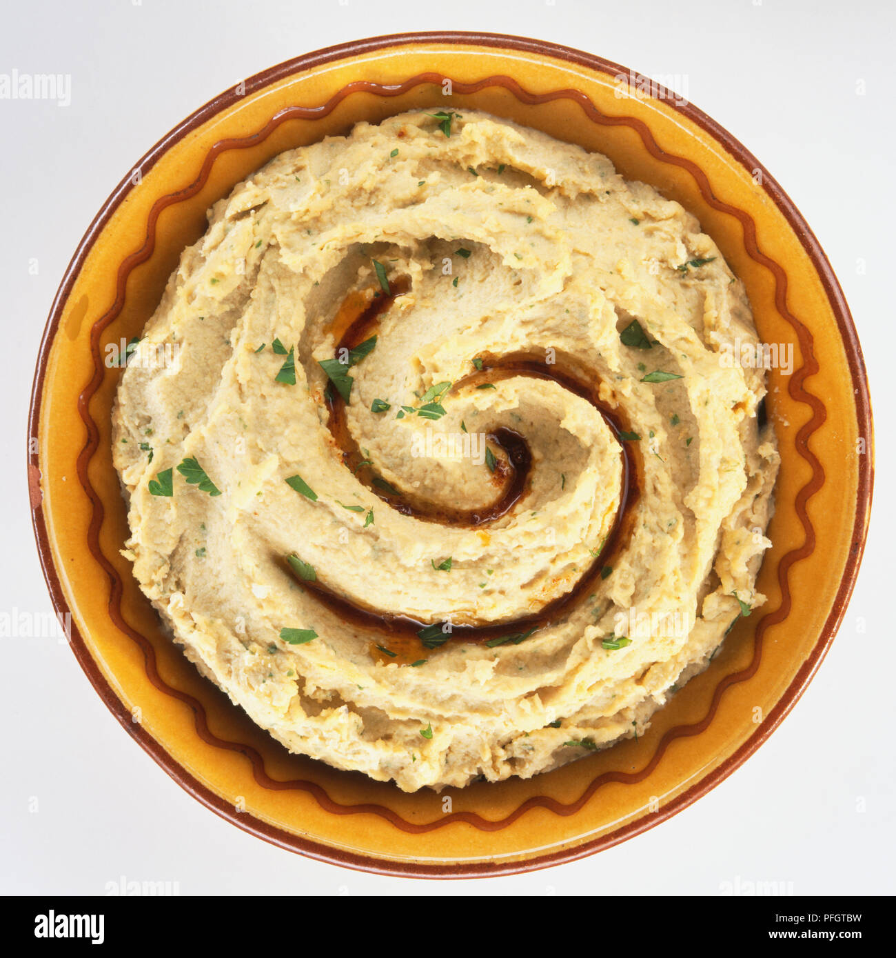 Humous bowl hi-res stock photography and images - Alamy