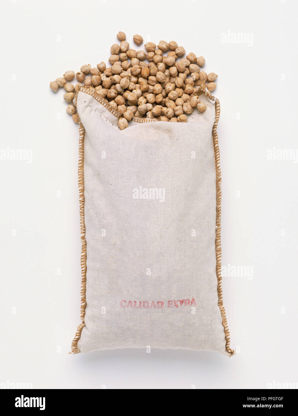 Bag of chickpeas Stock Photo - Alamy