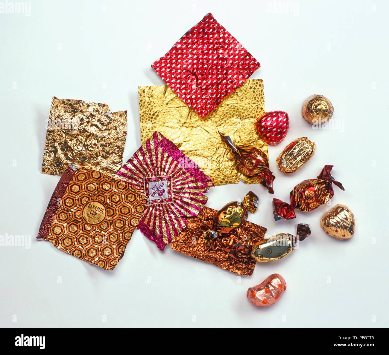 Gold wrapper wrappers hi-res stock photography and images - Alamy