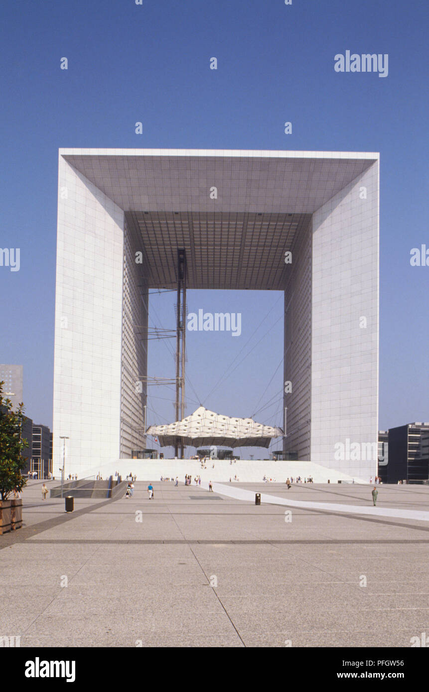 France, Paris, La Grande Arche de la Defense, huge white hollow arch ...