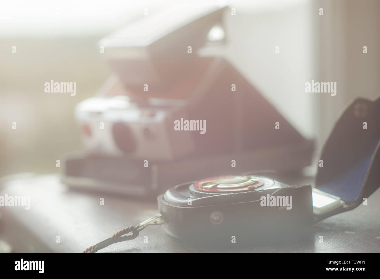 Vintage camera and exposure meter Stock Photo - Alamy