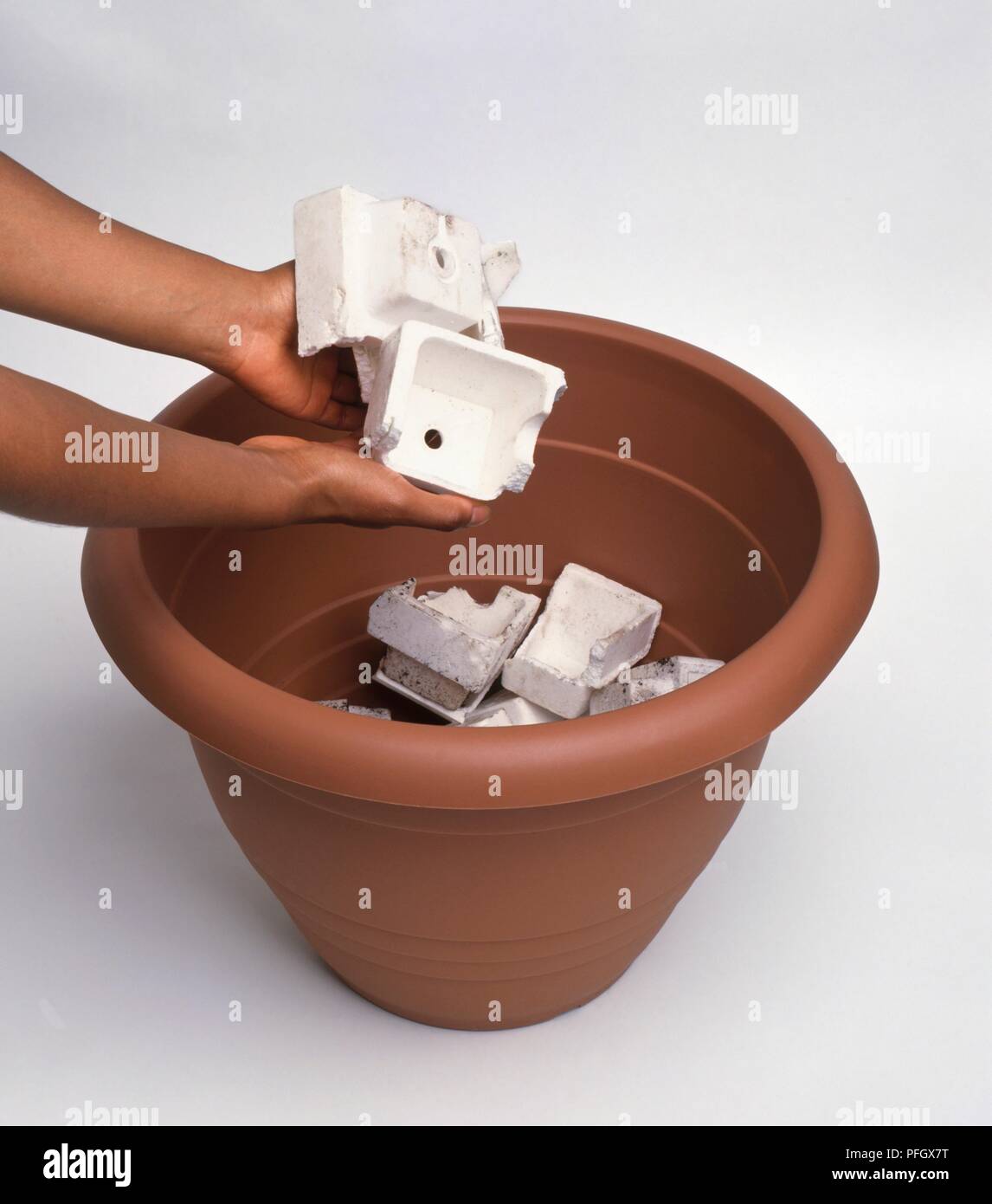 Broken pot with plant hi-res stock photography and images - Alamy