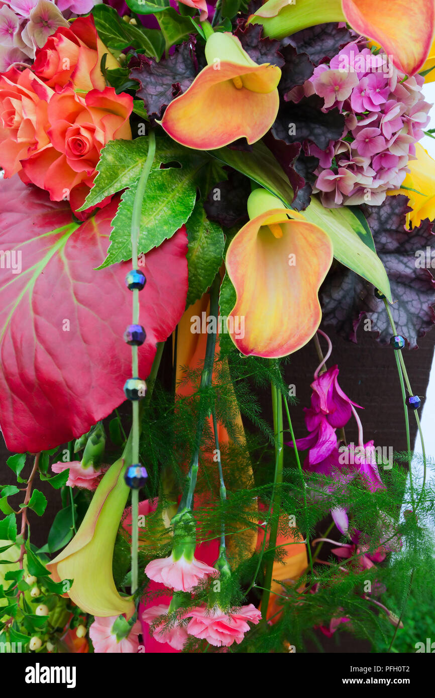 Stunning rose arrangements hi-res stock photography and images - Alamy
