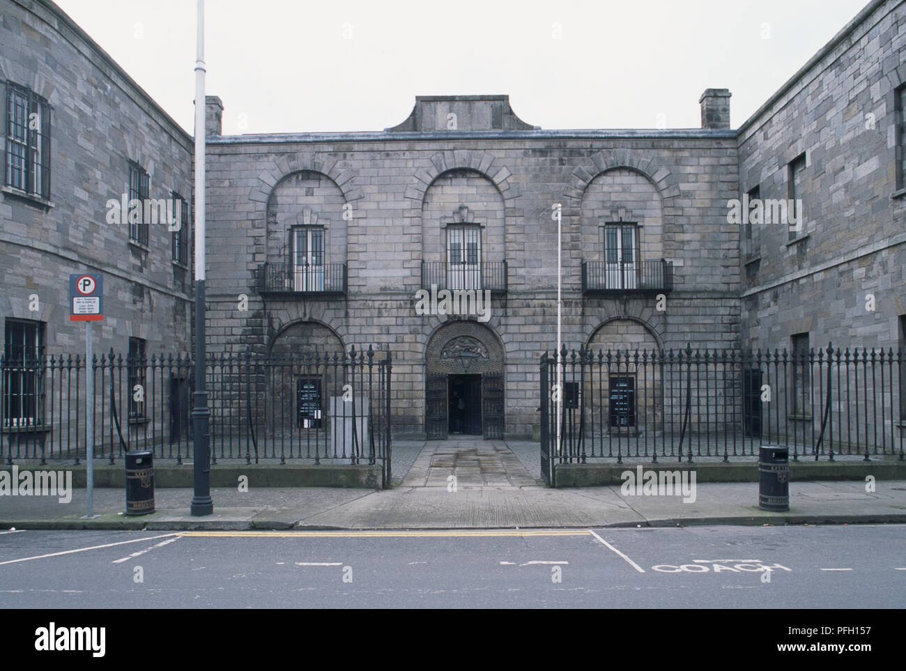 18th century prison hi-res stock photography and images - Alamy