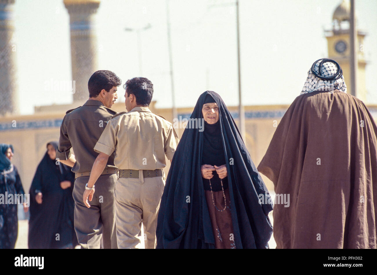 The entrance to the Shi'a Islamic Shrine in Karbala Stock Photo - Alamy