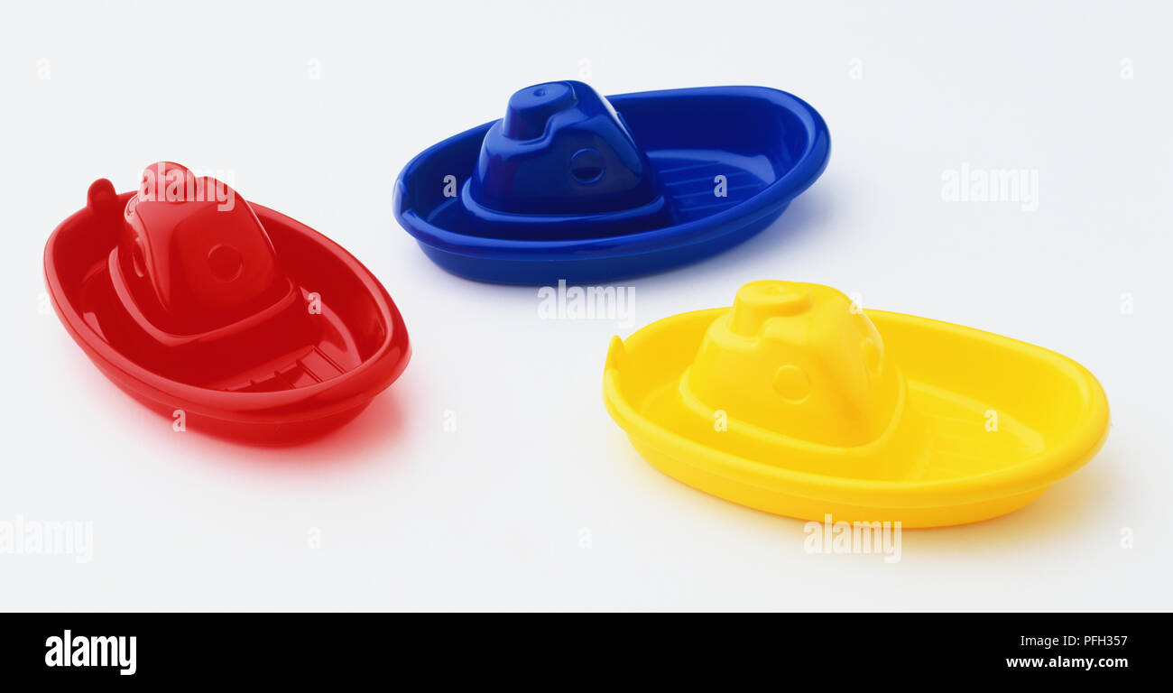 Kids toy boats hi-res stock photography and images - Alamy