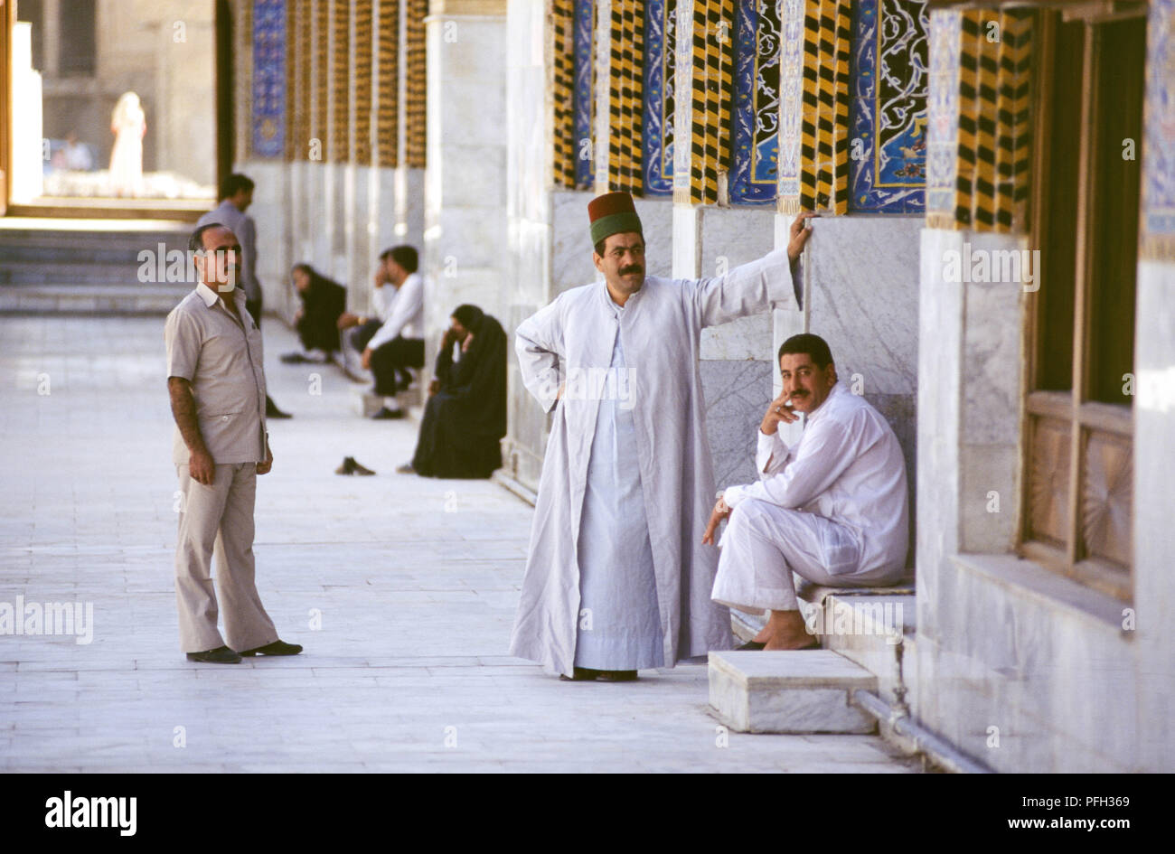 The entrance to the Shi'a Islamic Shrine in Karbala Stock Photo - Alamy