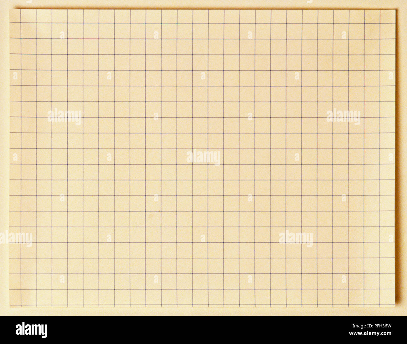 Grid paper hi-res stock photography and images - Alamy