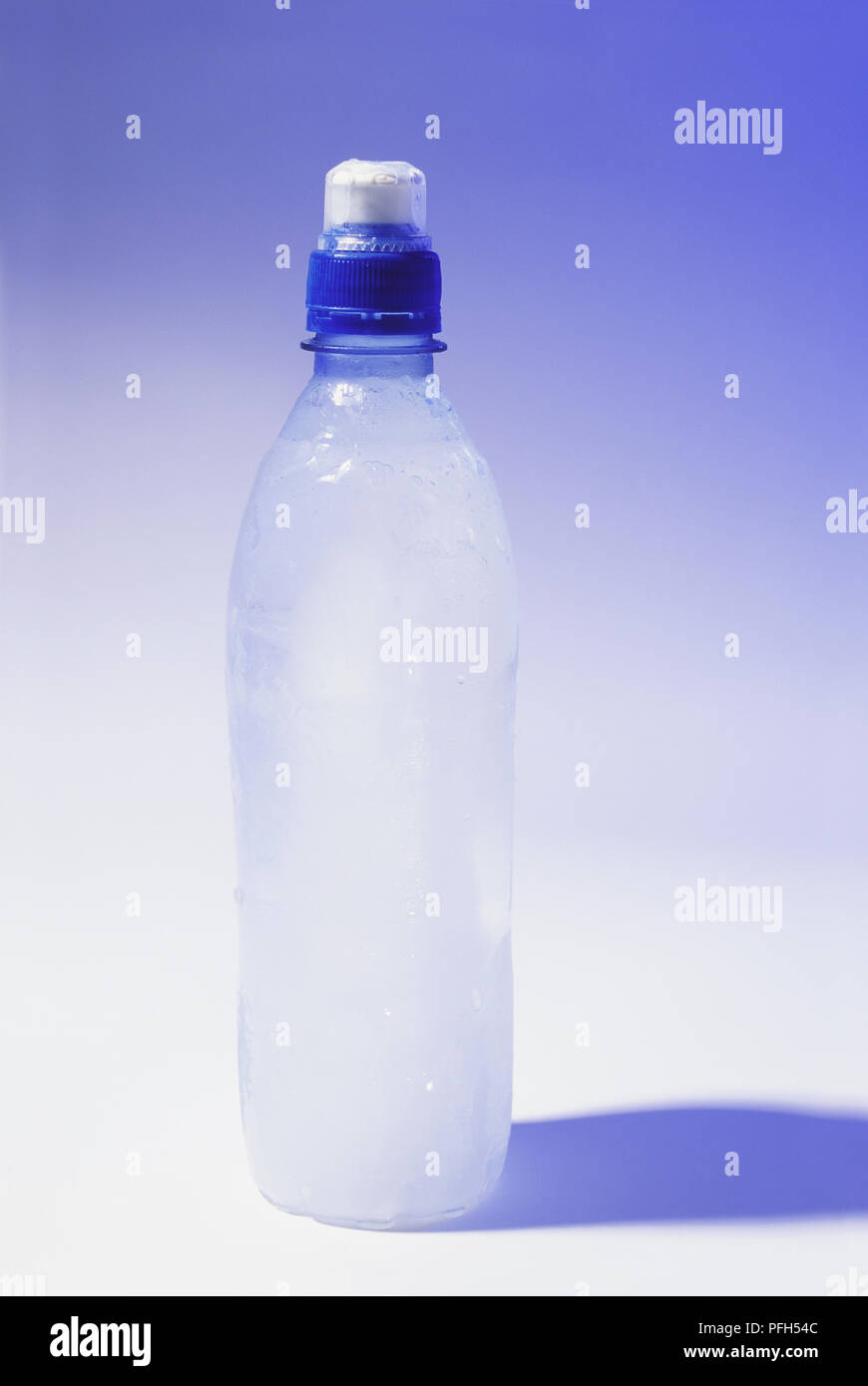 Water in plastic sports bottle Stock Photo - Alamy