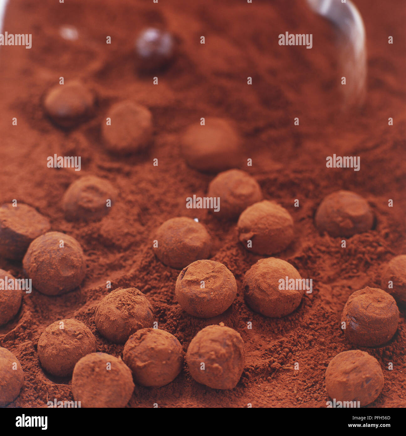 Cocoa powder coating hi-res stock photography and images - Alamy