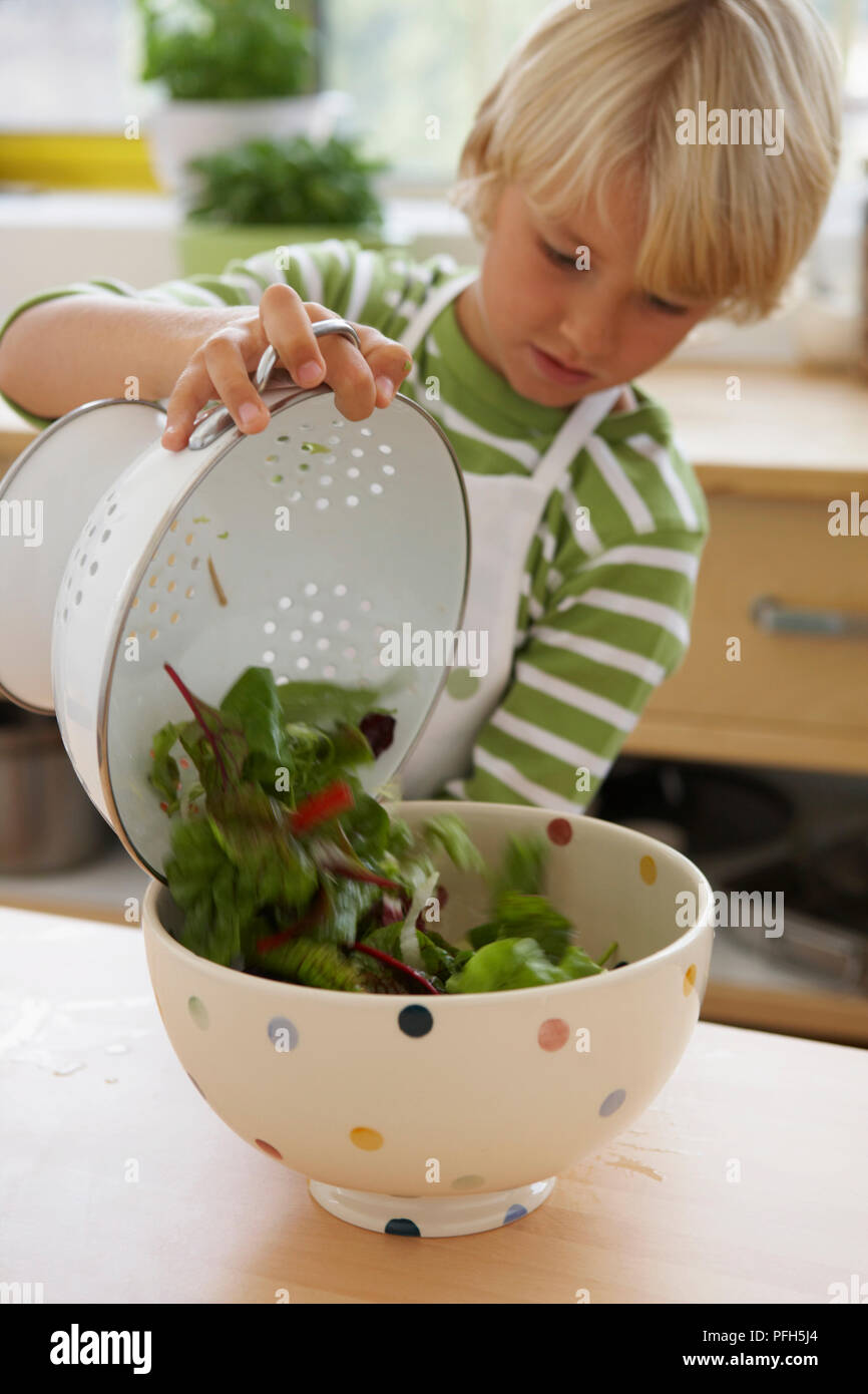 Tipping bowl hi-res stock photography and images - Alamy