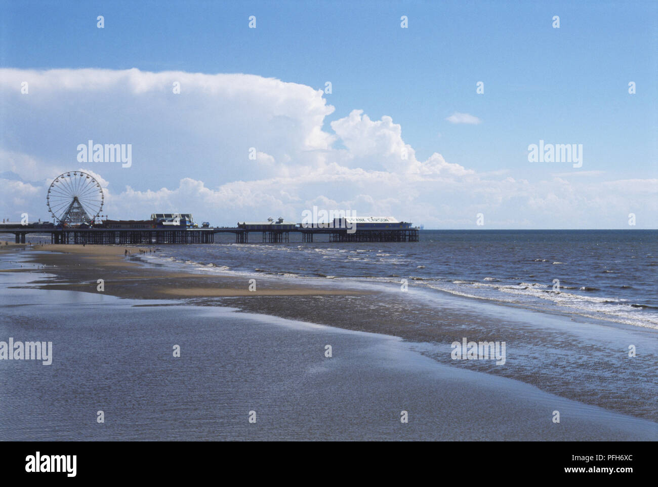 England, Blackpool, big wheel and pier in beach horizon Stock Photo - Alamy